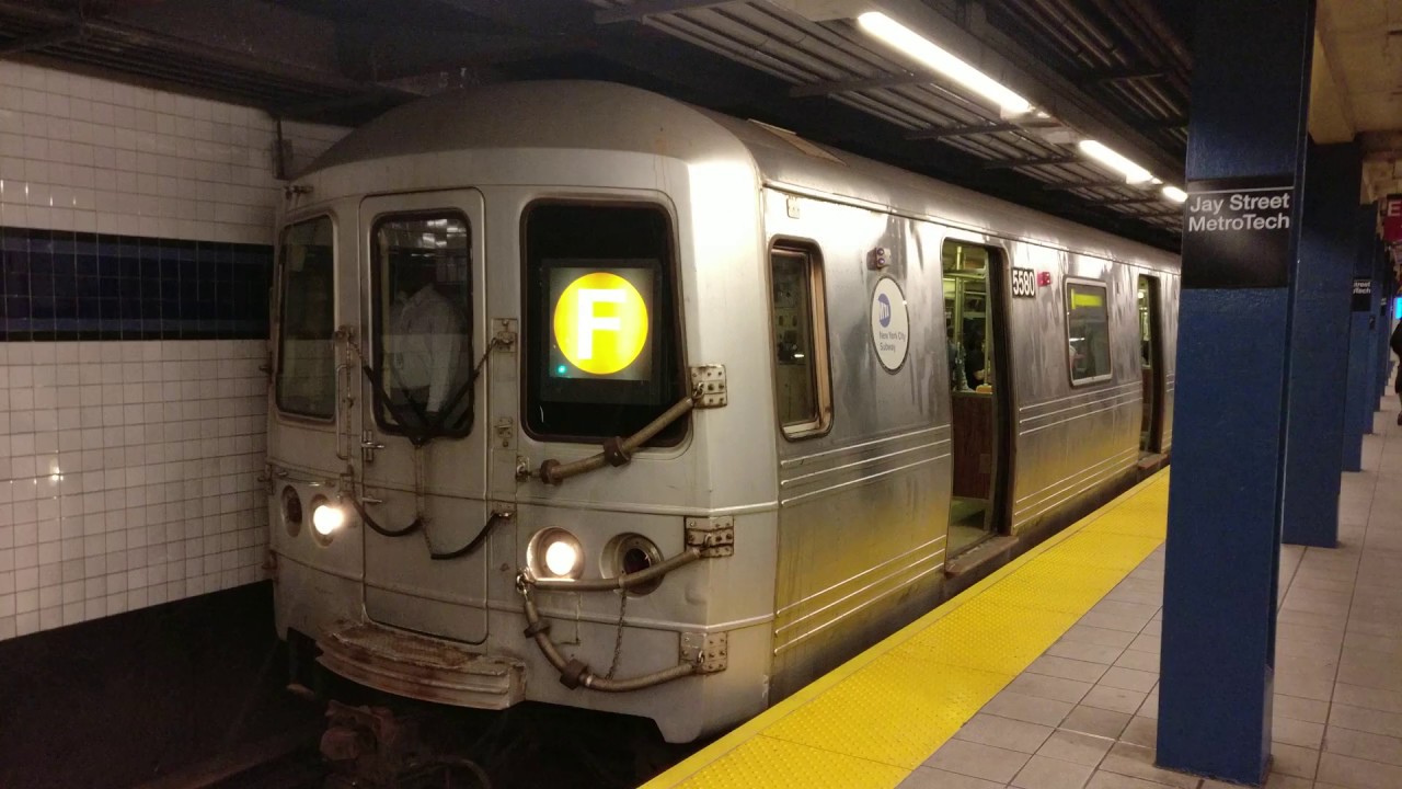 (Double Horn Salute) Manhattan Bound R46 (F) Train Departing Jay Street ...