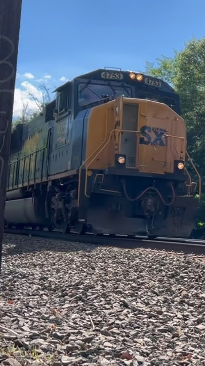 (ALMOST MISSED) CSX 4753 SD70MACe leads CSX W015 (Loaded Welded Rail Train) through Middlesex,NJ ...