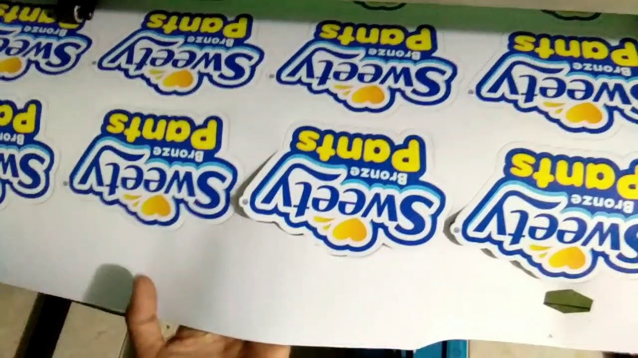 Memotong putus (DIE CUT) dengan mesin cutting sticker Teneth T48L tanpa ...