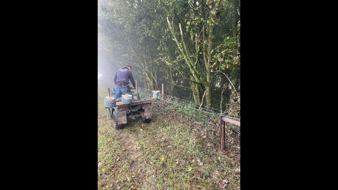 Stock Fencing. How to unroll barbed wire quickly and efficiently - YouTube