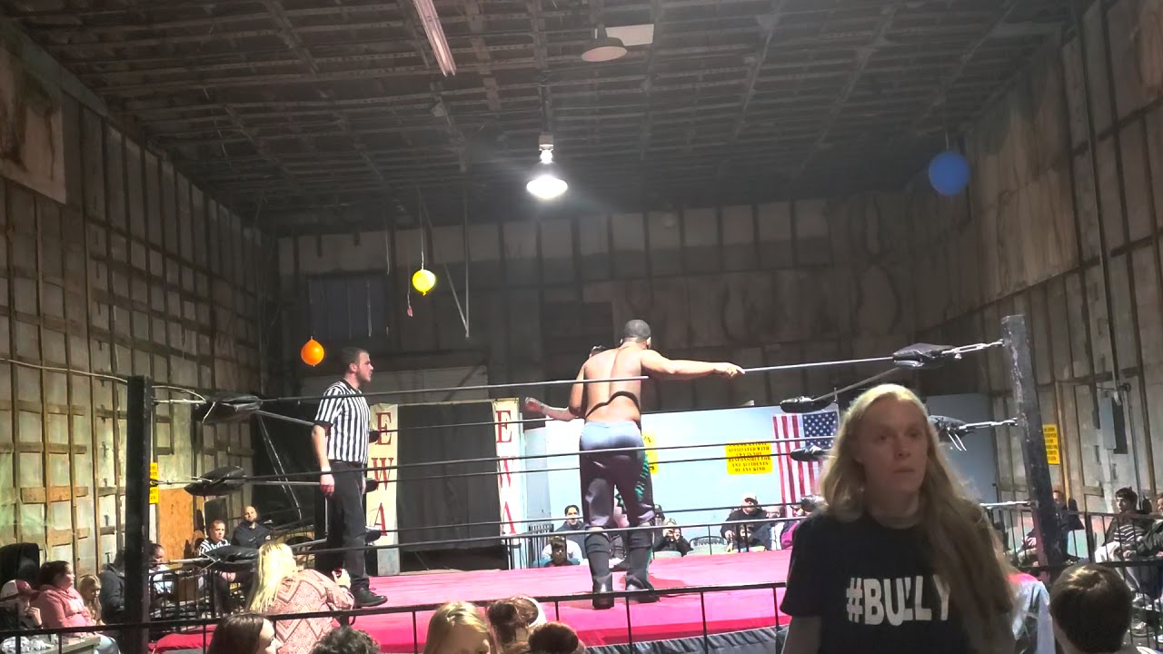 Brandon Whatley vs Connor O'Bryan - YouTube