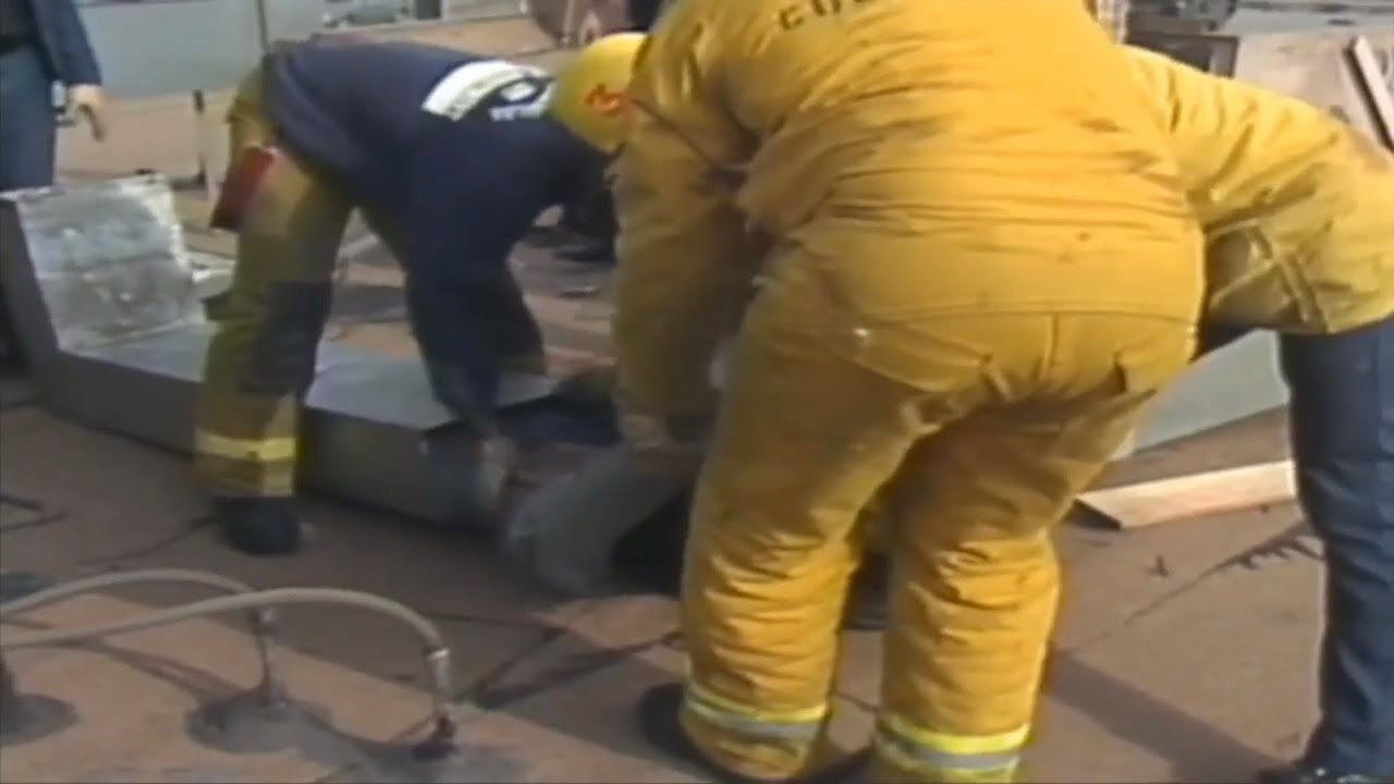 Robber Found In Vent Of Hamburger Restaurant - YouTube