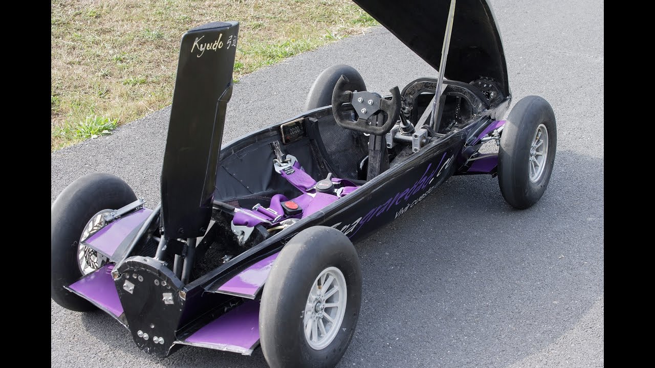 Dinámica 130: Introducción a los monocascos composite - YouTube