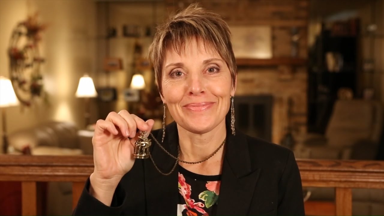 Joanne Moody: Élet a madárkalitkán túl - YouTube