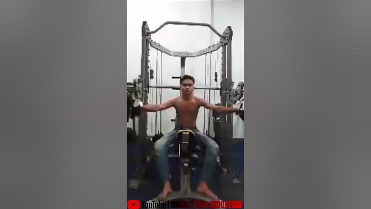Abang Kekar Berotot Sixpack Gym Keringetan | Satisfying Hot Muscle Sixpack Gym Sweaty Flexing ...