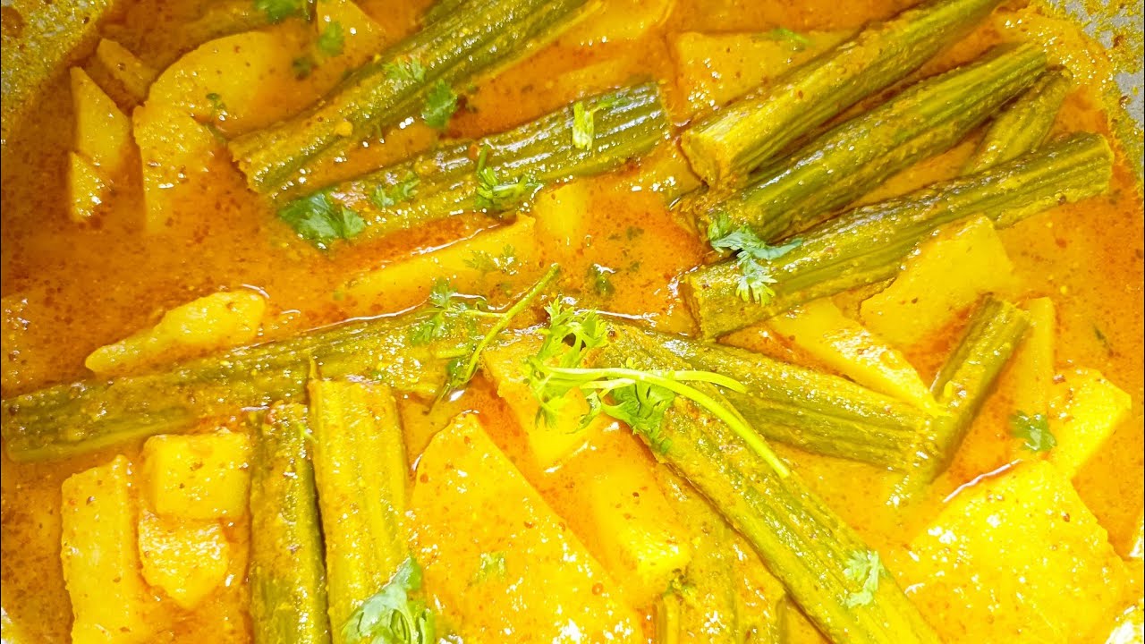 ସଜନା ଛୁଇଁ ଆଳୁ ଝୋଳ //sajana chuin curry//drumstic curry - YouTube