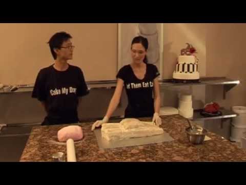 Hollywood Cadillac Car Cake - YouTube