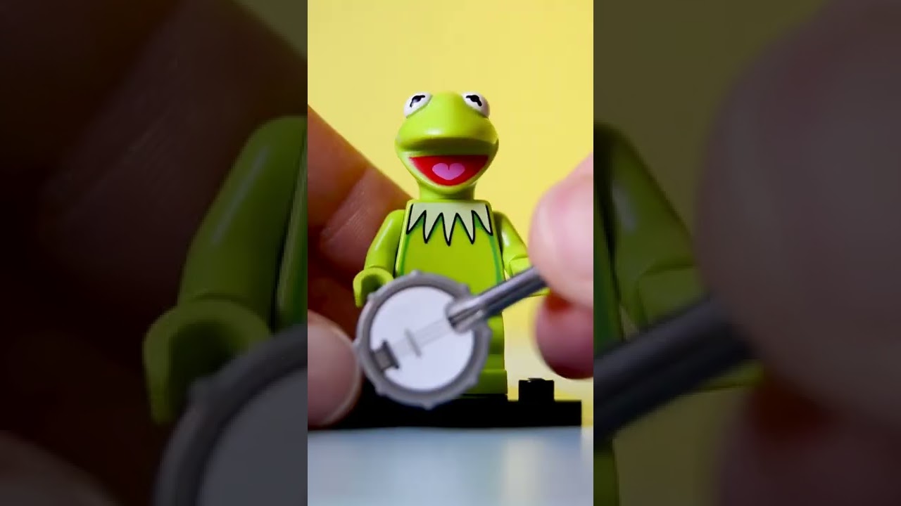 Lego Kermit the Frog Minifigure - YouTube