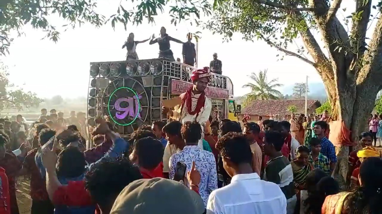 Maa melody .Barat procession - YouTube
