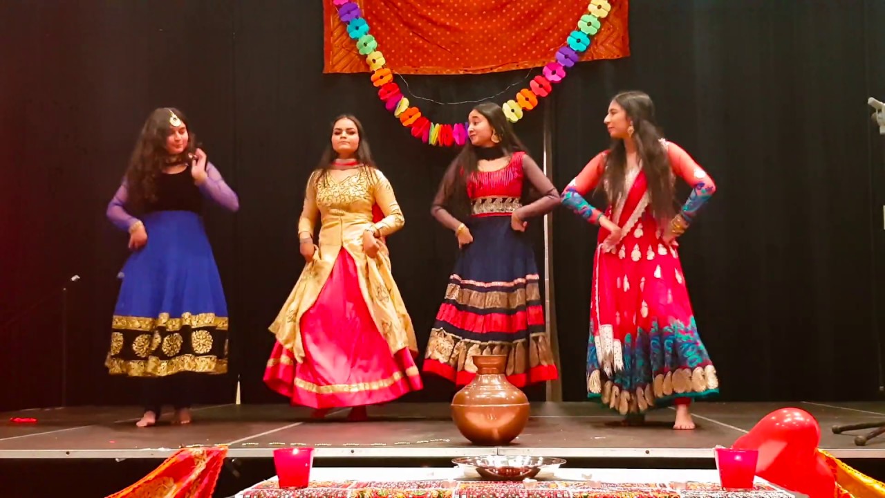 Punjabi Bhangra Dance I Indian Festival - YouTube