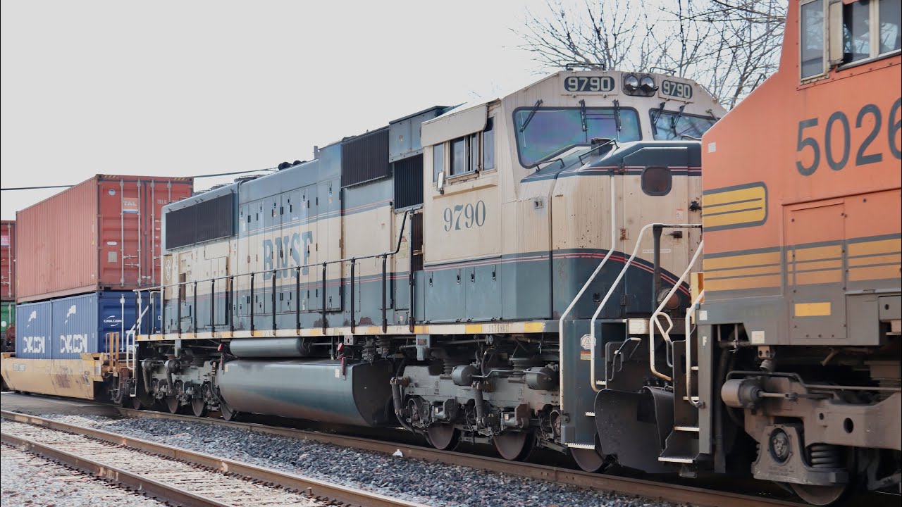BNSF 9790 4th out on the +V-CLORIC1-05A passing Corcoran - YouTube