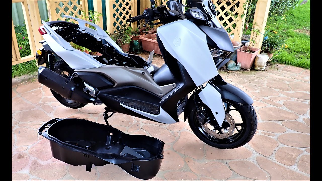 2023 Yamaha Xmax 300 -My $150 Re-Spray - Part 1. - YouTube