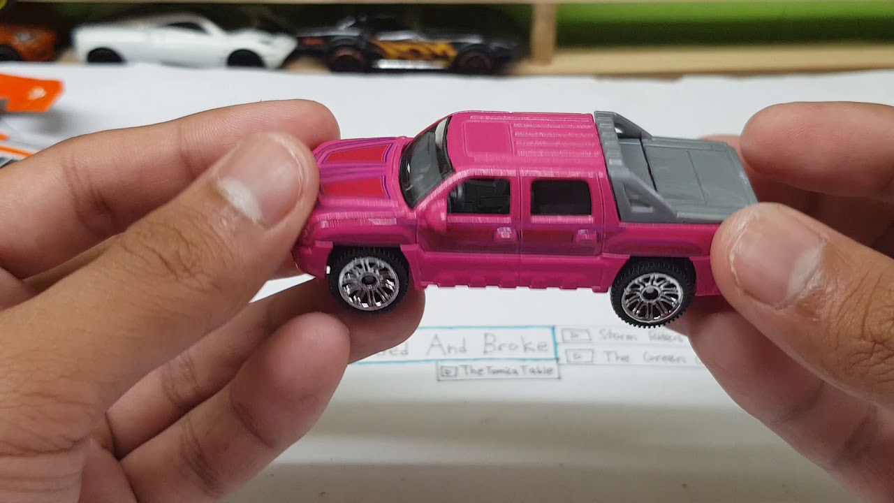 '02 Chevy Avalanche Matchbox Review - YouTube