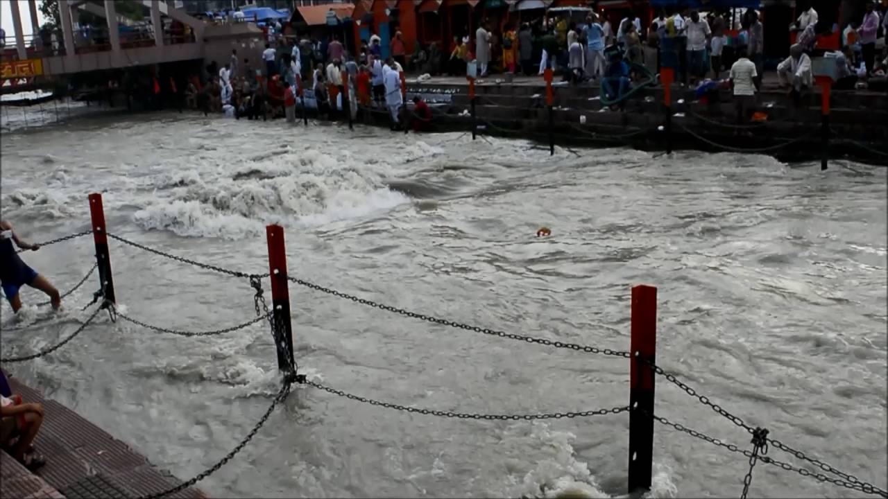 very Heavy water flow at Har Ki Poudi Haridwar 2016 - YouTube