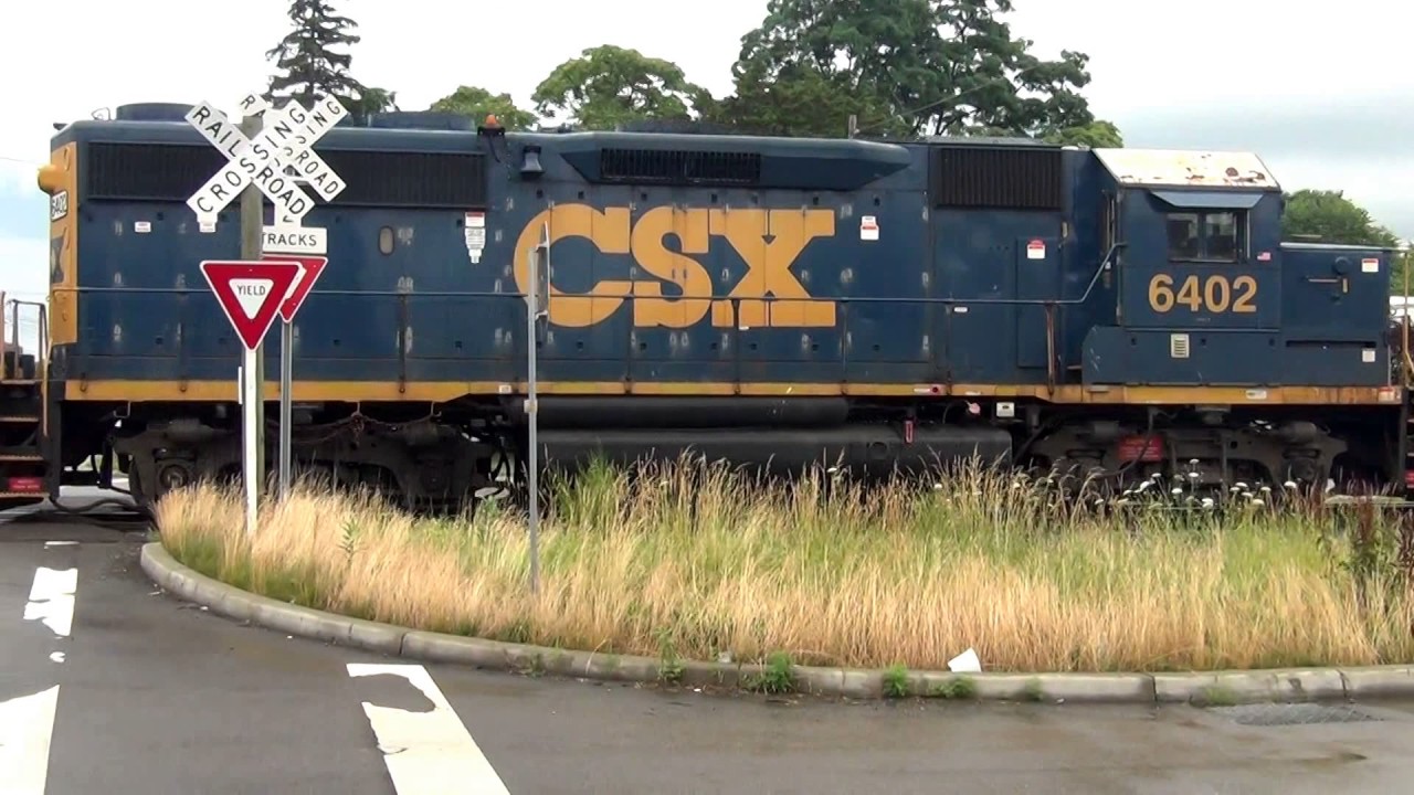 CSX Road Slug Hits The Horn - YouTube