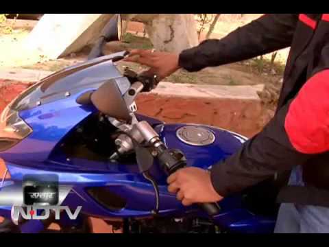 Pulsar 220: Review - YouTube