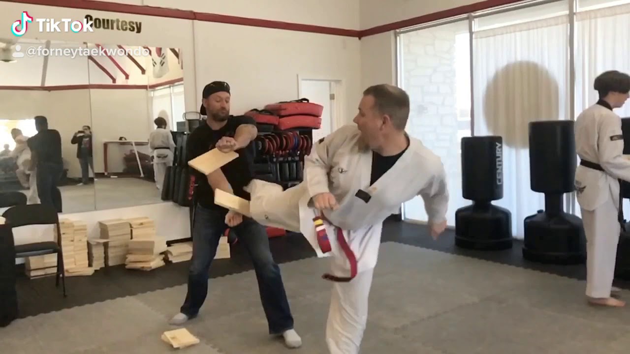 Jump back kick board break - YouTube