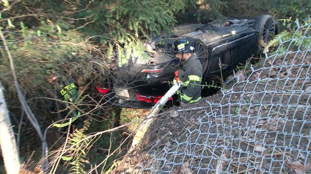 Car Over Gravel Pit Embankment 128th St East & 84th Ave Ct E Puyallup ...