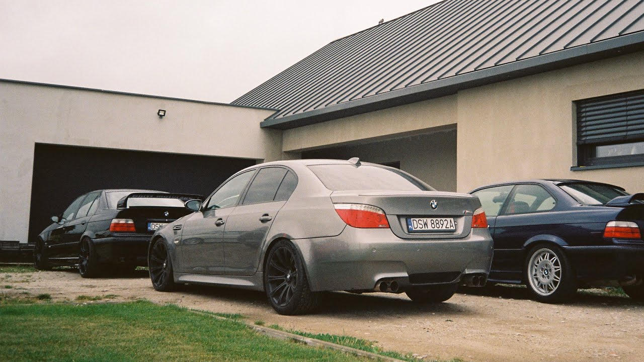 BMW M5 E60 straight pipes - Cold Start and Revs - Pure F1 sound of ...