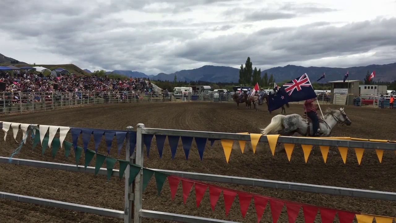 Wanaka rodeo brings out enthusiastic crowd - YouTube