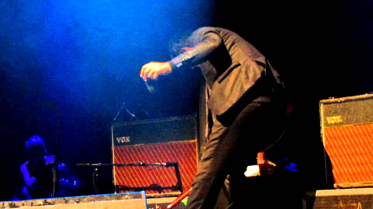 Peter Doherty - QPR chant @ Birmingham, 14 May 2011 - YouTube