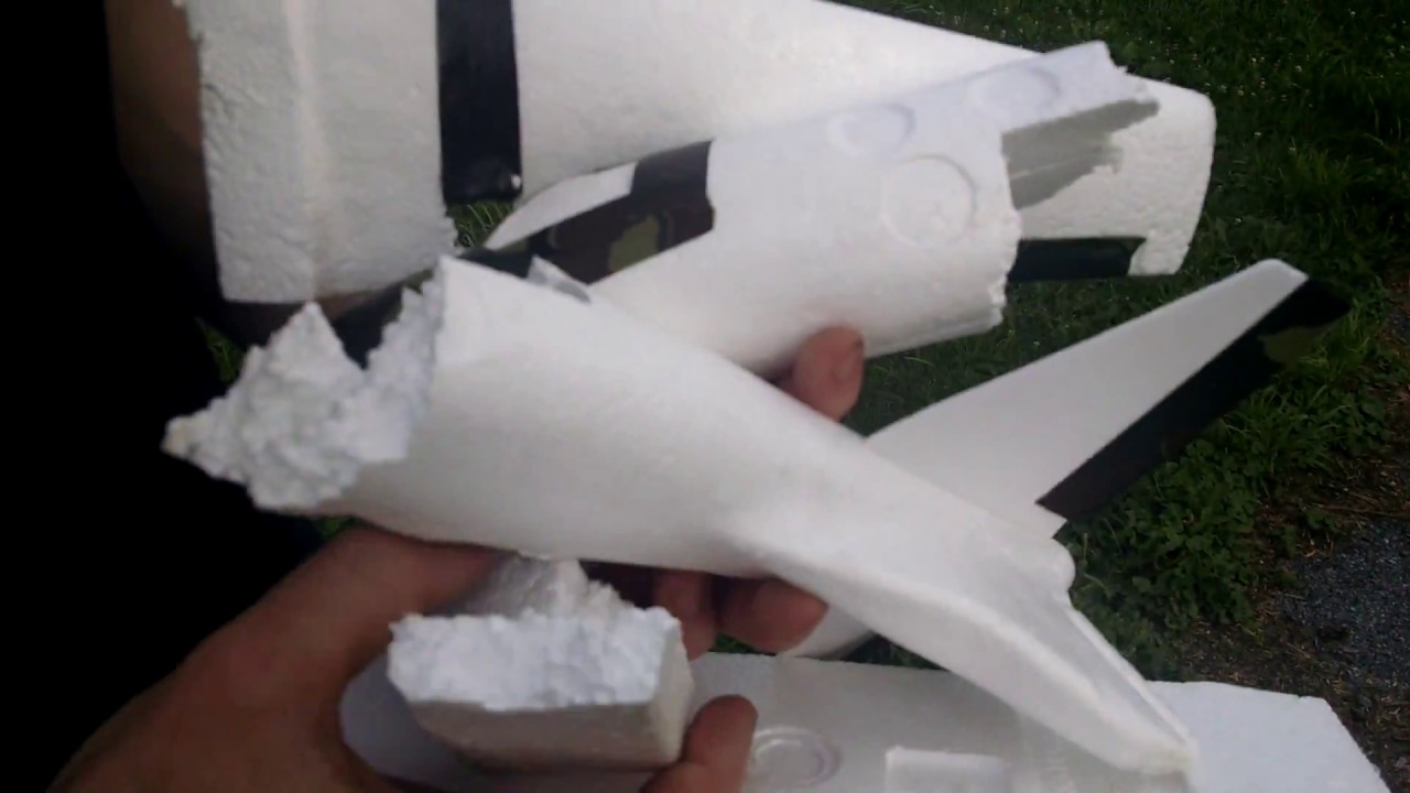 Plane exploding - YouTube