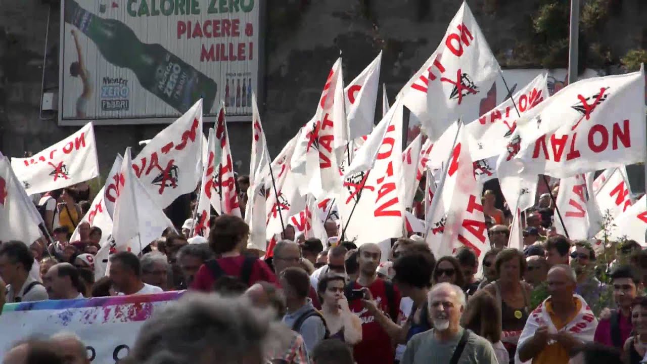 Il G8 a Genova dieci anni dopo - YouTube