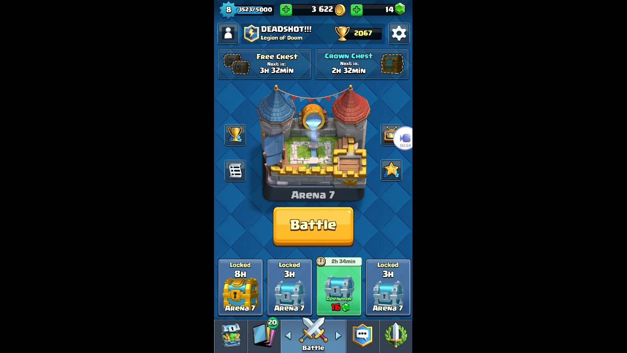 Winning legendary card from free chest - YouTube