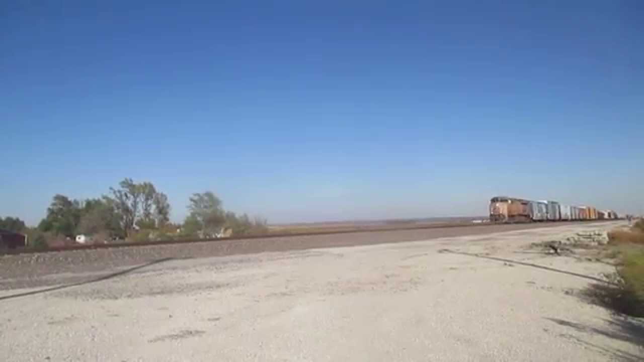 Union Pacific westbound on a windy fall day in Iowa at California ...