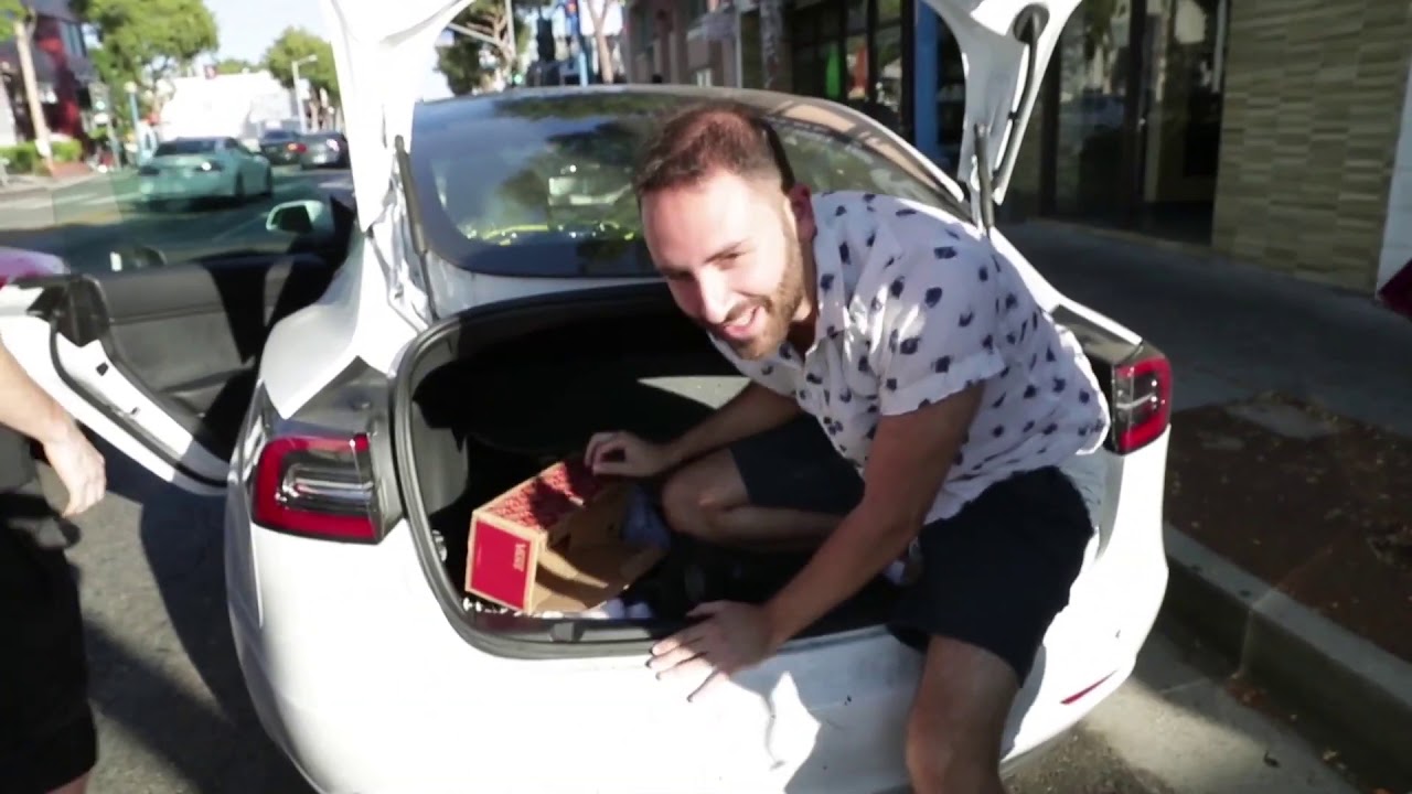 Reckful in the Trunk of Danny Duncan's Tesla! - YouTube