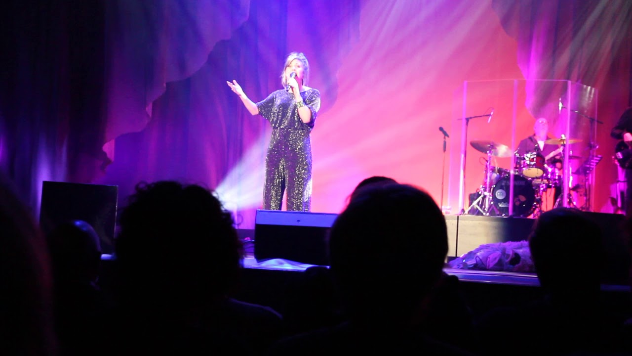 Anne Maaike Klooster met Karin Bloemen - Volle bloei - vlieg met me mee ...