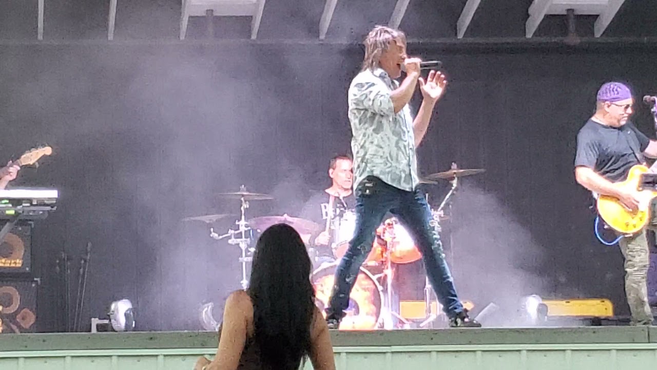 the rock show band - YouTube