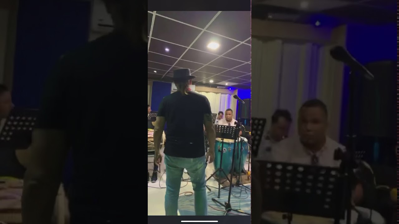 Abracadabra Elvis Crespo en vivo - YouTube