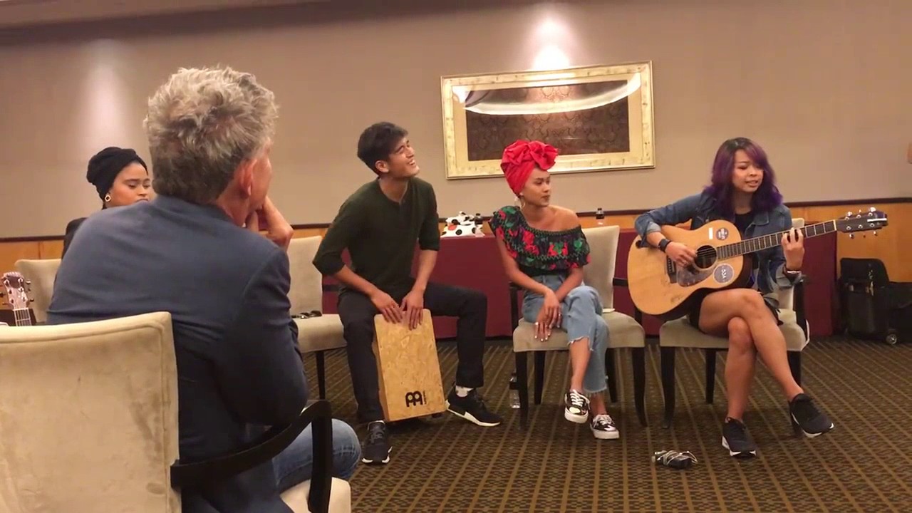 Nathan Hartono, Aarika Lee and Sara Wee performed "Hard To Say I'm ...