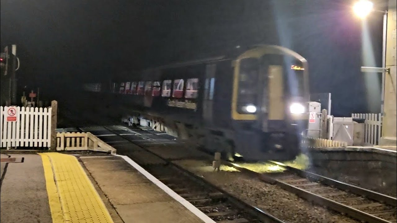 SWR Class 158 passing Mottisfont & Dunbridge - YouTube