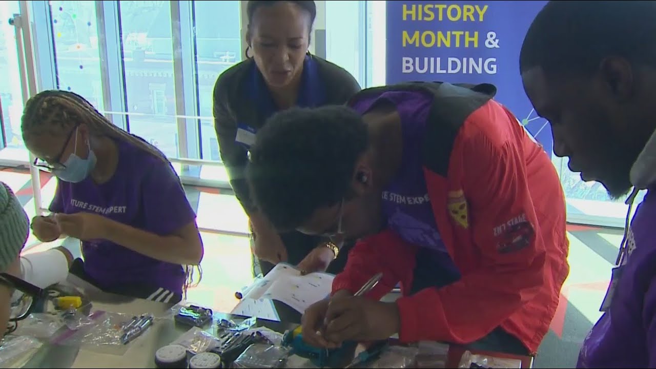 Com Ed's STEM Lab inspires Chicago students with STEM education ...