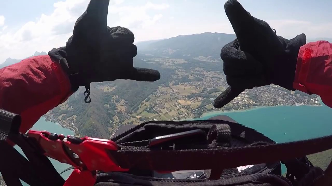 Paragliding Crash Accident at Annecy France - Raw Video - YouTube