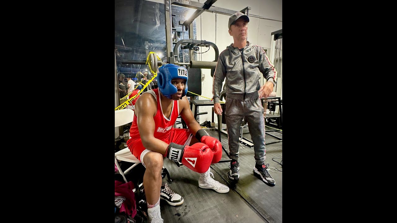 Bryan Salmond vs. Dan Borum in Master USA boxing bout - YouTube