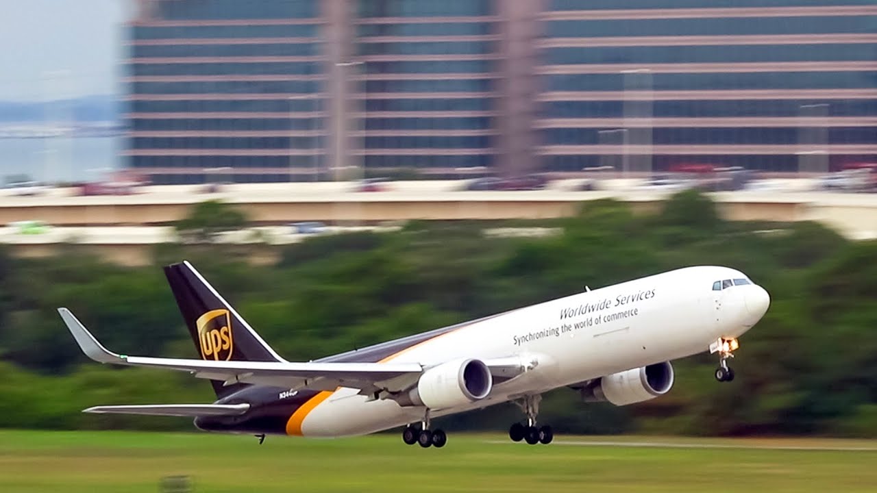 Quickest 767 Takeoff Ever? Sunrise Spotting TPA - YouTube