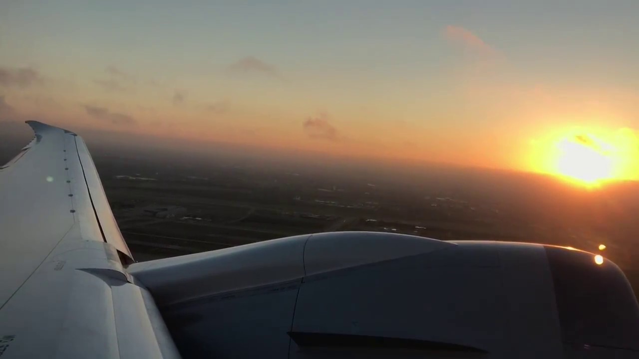 American Airlines Boeing 787-9 sunrise takeoff from DFW Airport - YouTube