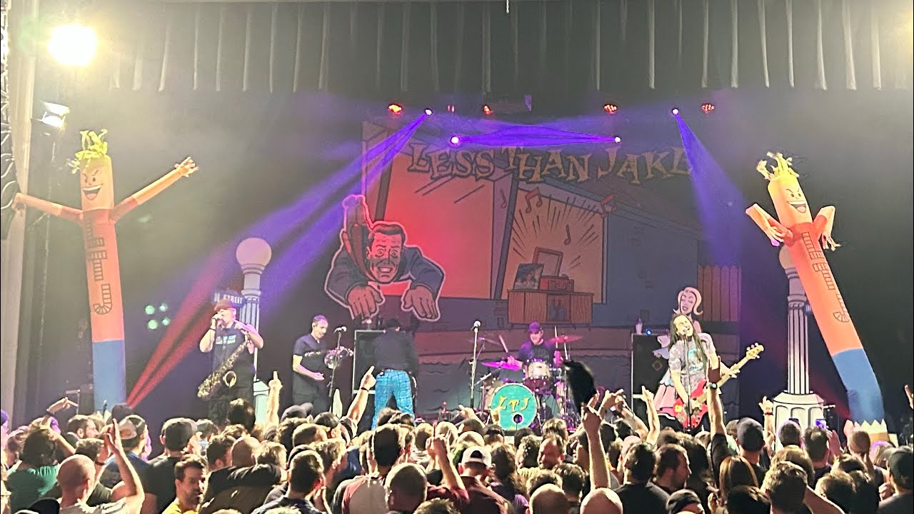 Less Than Jake - Automatic live @ Bronson Center, Ottawa - YouTube