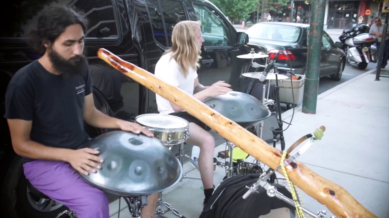 Hand Pan Masters Battle on the Street - Making Crazy Music - Hang Drums ...