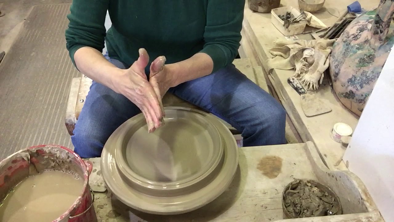 Making a Pie Plate on the Wheel - YouTube