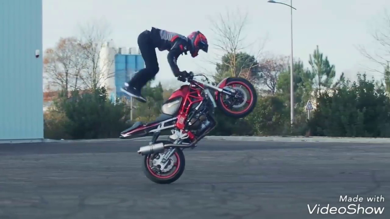 Bike Stunts 2017 | Pulsar 220 stunts | Royal enfield | KTM Duke | Car ...