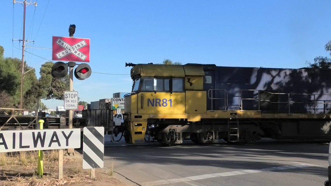Level Crossing, Wingfield SA, Australia. - YouTube