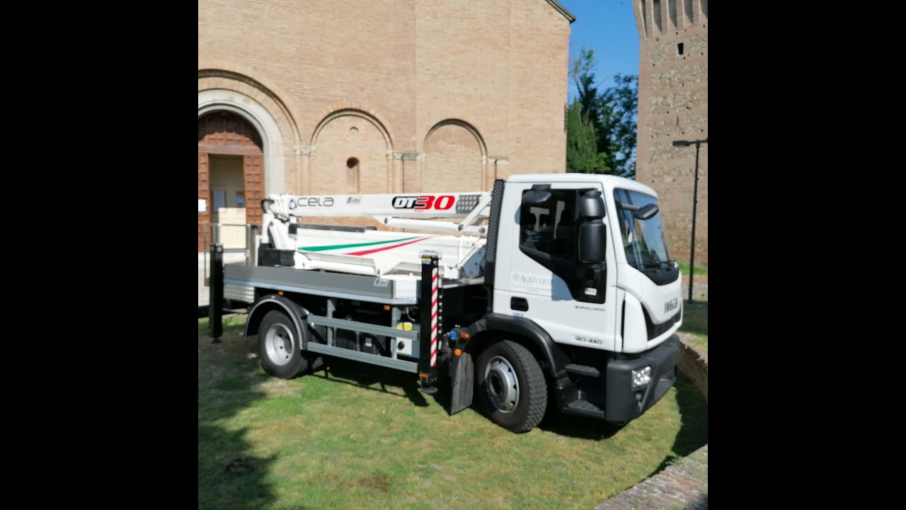 Piattaforma aerea Cela DT30 , montata su Iveco 120K Eurocargo - YouTube