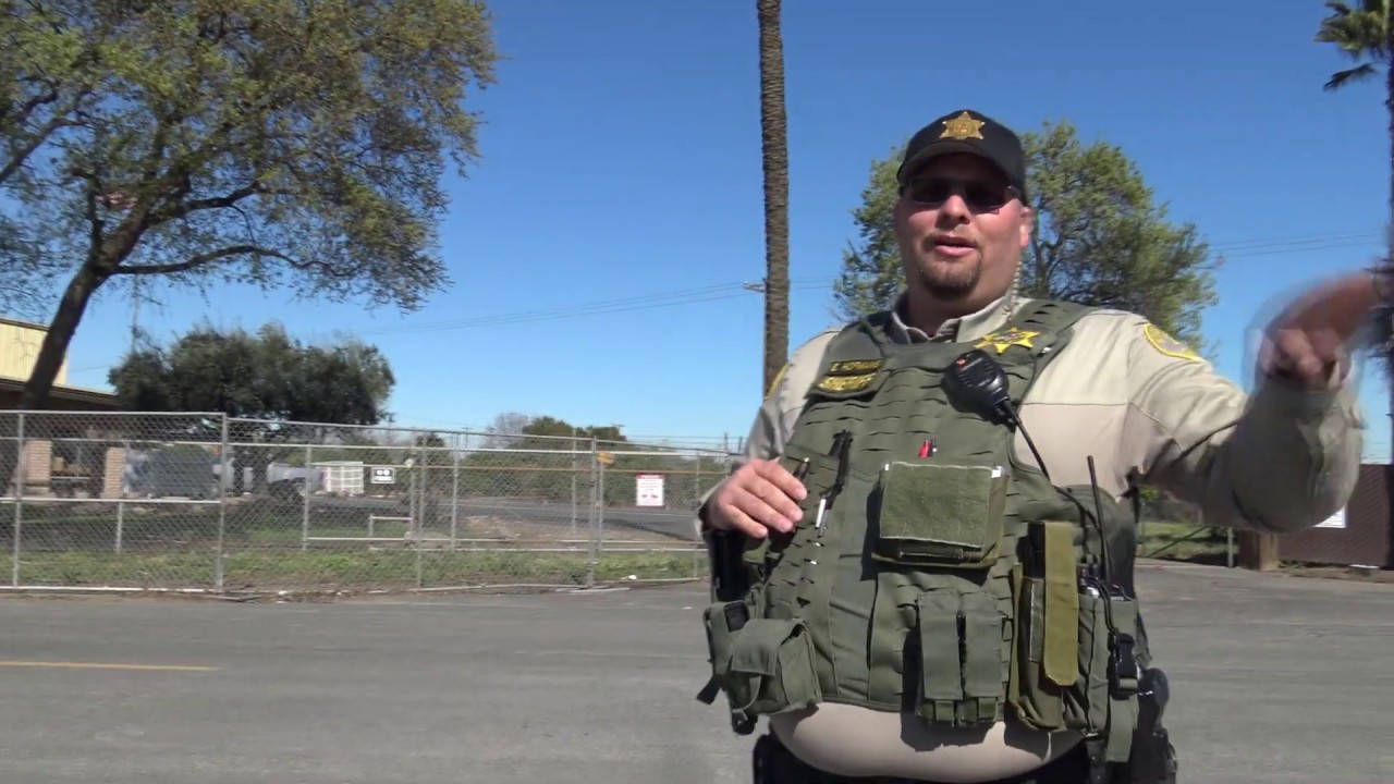 SILENT TREATMENT MAKES THESE EMPLOYEES CALL 911 - 1st Amendment Audit ...