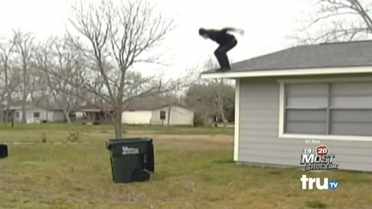 Dumb Dudes 4: Garbage fail - YouTube