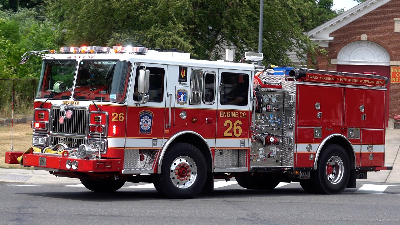 DCFD Engine 26 Responding - YouTube