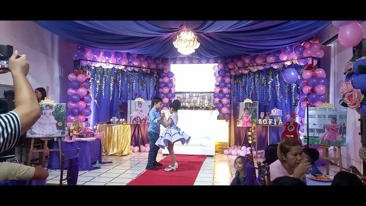 Happy 7th Birthday Sophia thanks for inviting us ...#vinz @7 roses ...